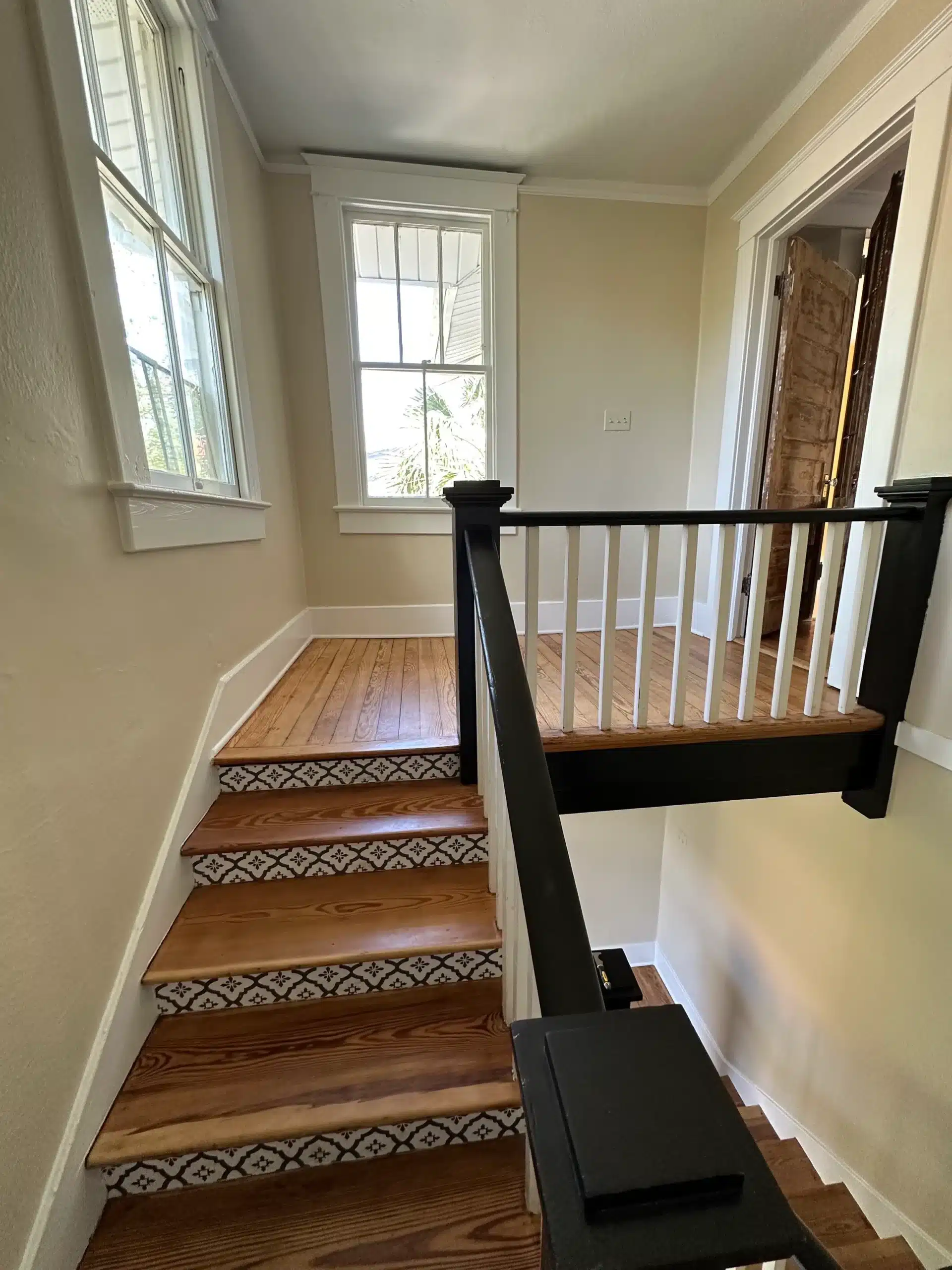 Pros & Cons of Hiring Pro Painters vs. DIY | Wade Paint Co.